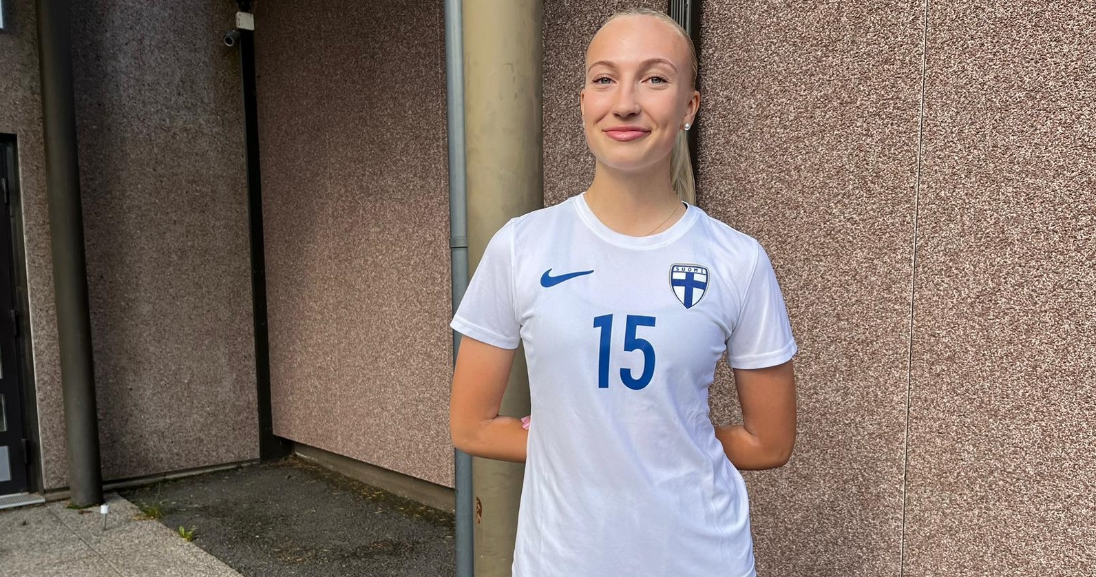 Niitty Hahl on valmis pelaamaan Islanti-ottelussa - KuPS - Kuopion ...