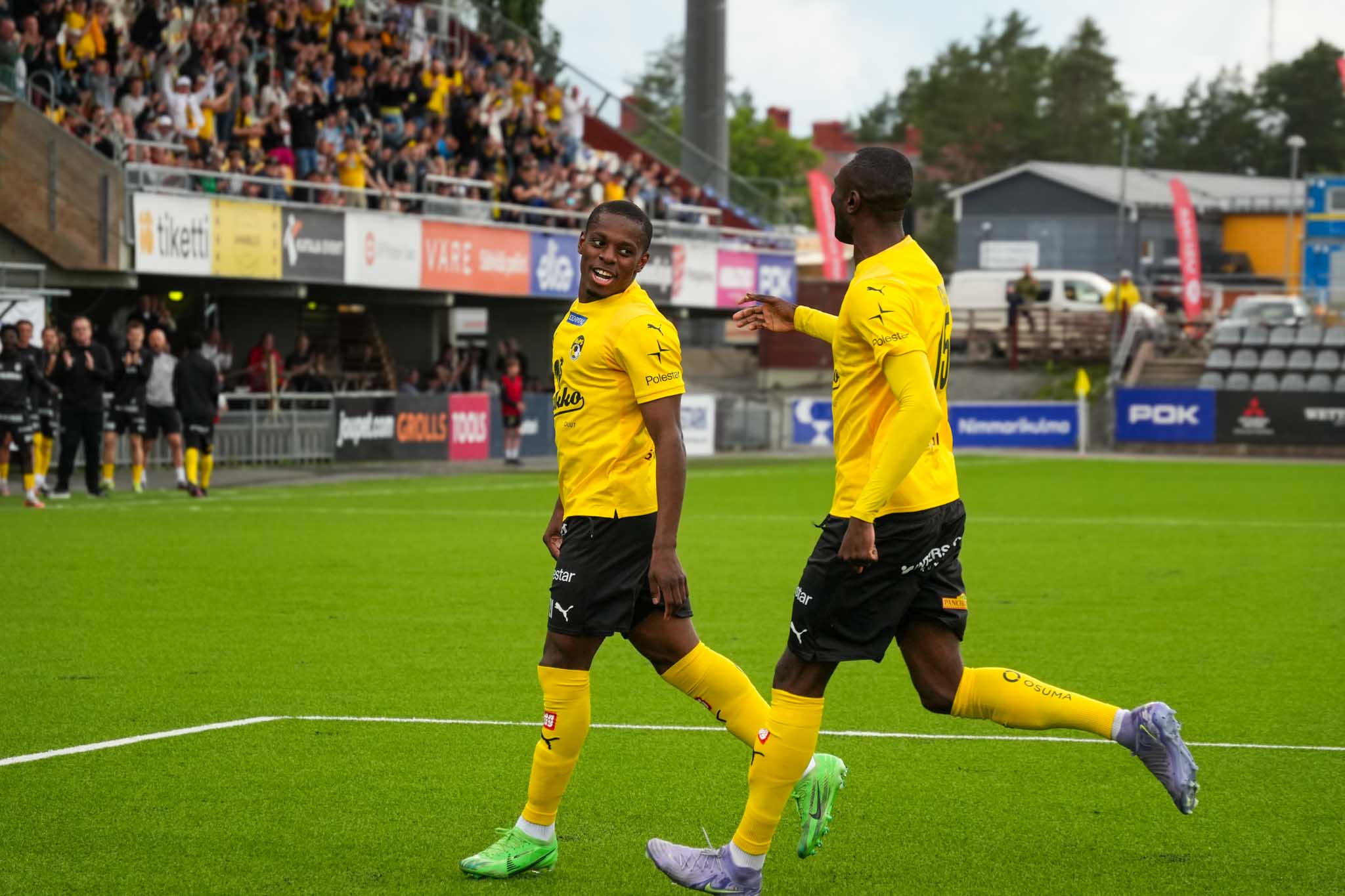 KuPS murjoi HJK:n Väre Areenalla - KuPS - Kuopion Palloseura